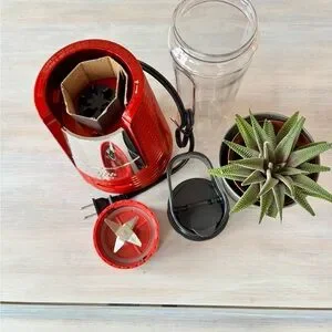 BELLA | Kitchen | Nwt Red Bella Linea Sport Rocket Blender With 2oz ...